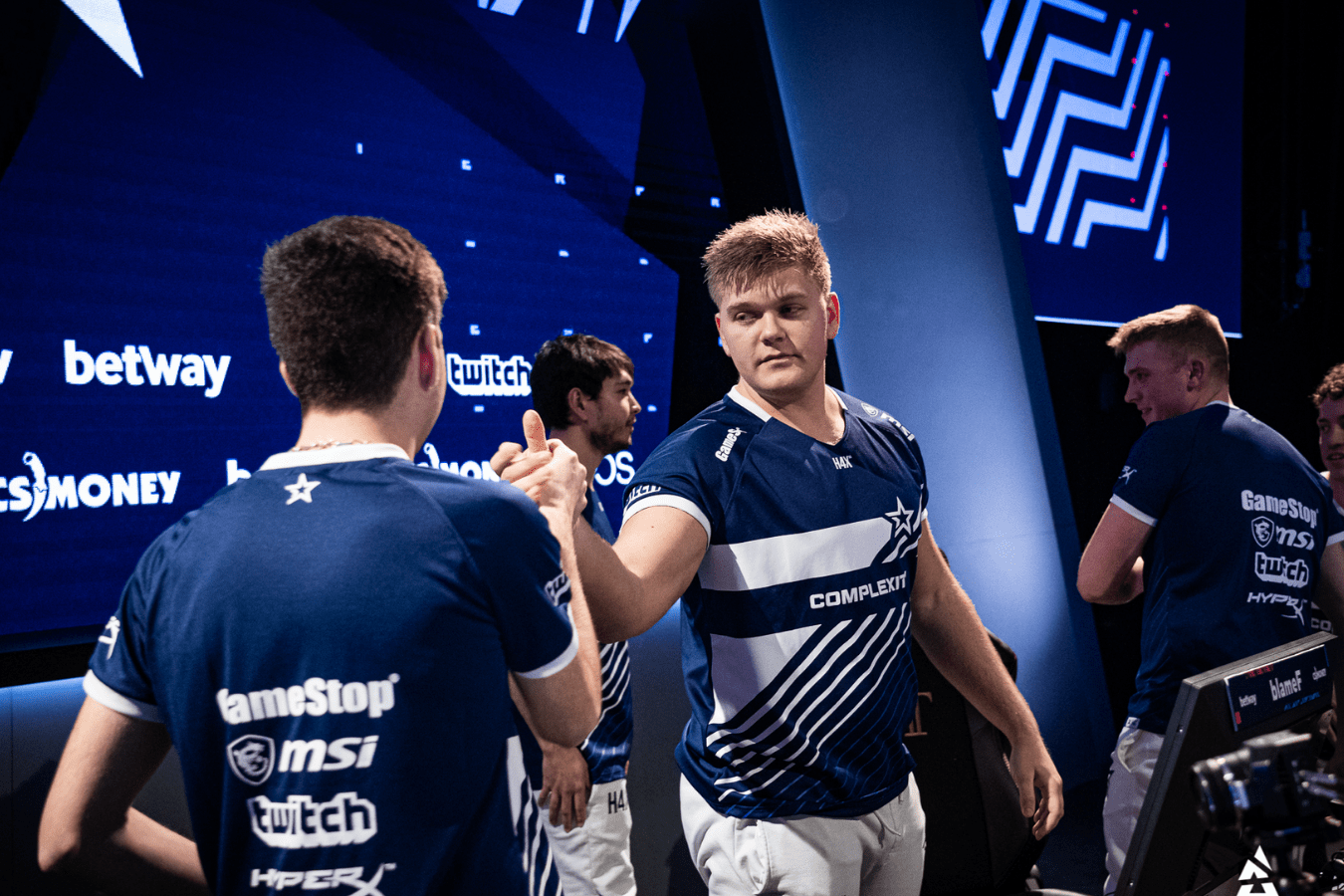 Complexity "Remains Committed" To CS:GO, Benches jks And es3tag ...